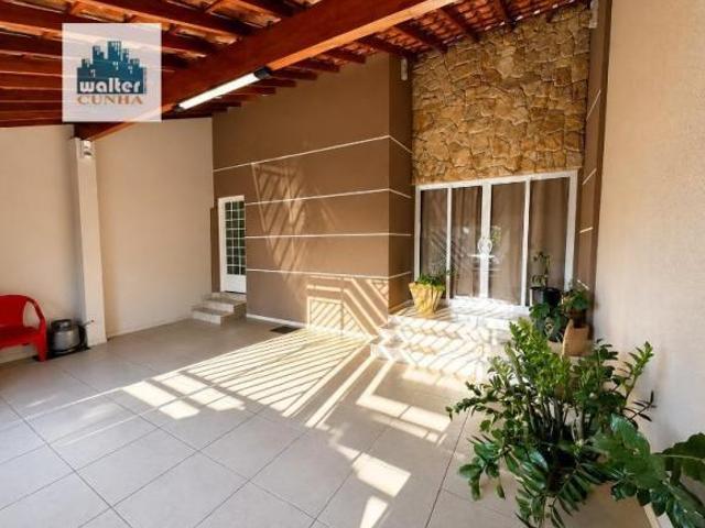 Vendo Casa Residencial Campina Verde no Ouro Verde 2 Dormitórios com Suíte, Totalmente Reformada e E