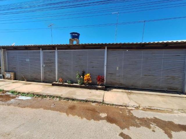 VENDO CASA SETOR C