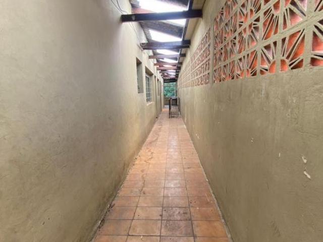 Vendo casa térrea bo Jardim Sarah. 3 Dormts 2 suítes