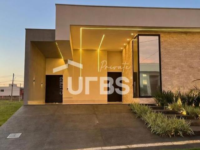 Vendo casa térrea no Jardins Nápoles, 4 quartos e 3 suítes