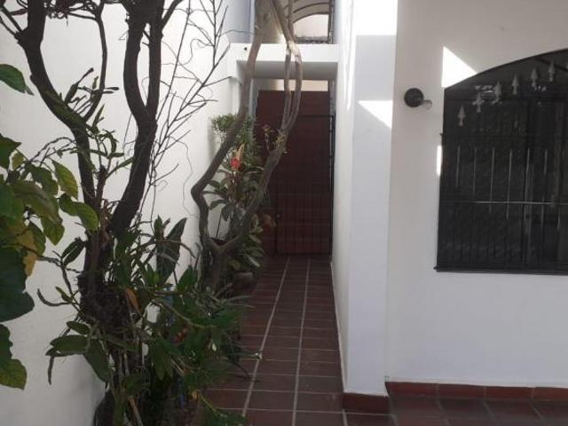 VENDO CASA TÉRREA NO MELHOR PONTO DO CAMPO LIMPO
