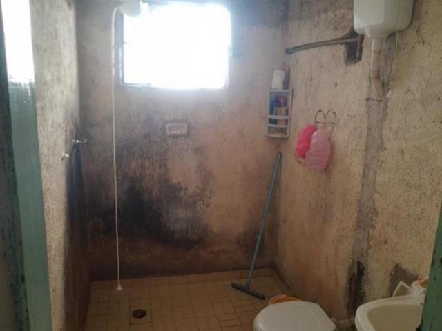 VENDO CASA TERREA QUINTAL GRANDE JARDIM MARACA VI664