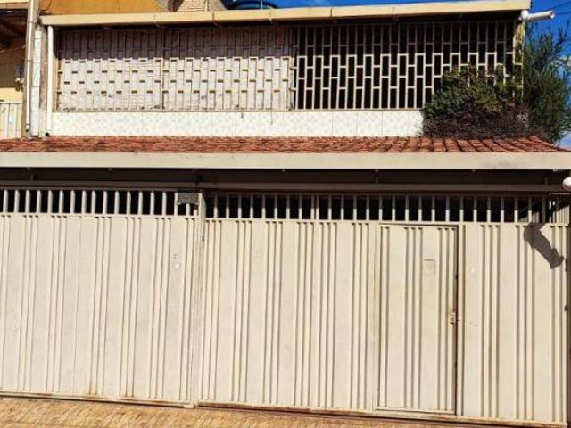 Vendo casa 02 quartos na QR 504 de Samambaia!