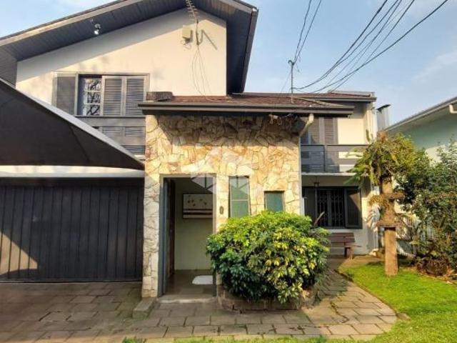 Vendo: Casa 249m², em alvenaria, dois pisos, 02moradias, superior com suíte e duas sacadas, Bela vis
