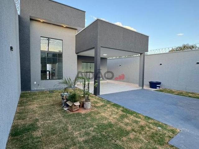 VENDO CASA 3 QUARTOS 1 SUÍTE. Casa de Rua com 3 Quarto s por R$ 630000.00 no setor Jardim Buriti Se