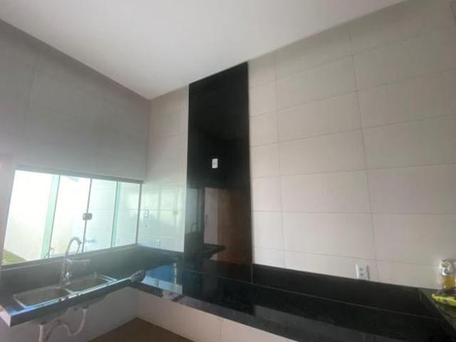 VENDO CASA 3 QUARTOS 1 SUÍTE FINO ACABAMENTO EM APARECIDA DE GOIÂNIA. Casa de Rua com 3 Quarto s po