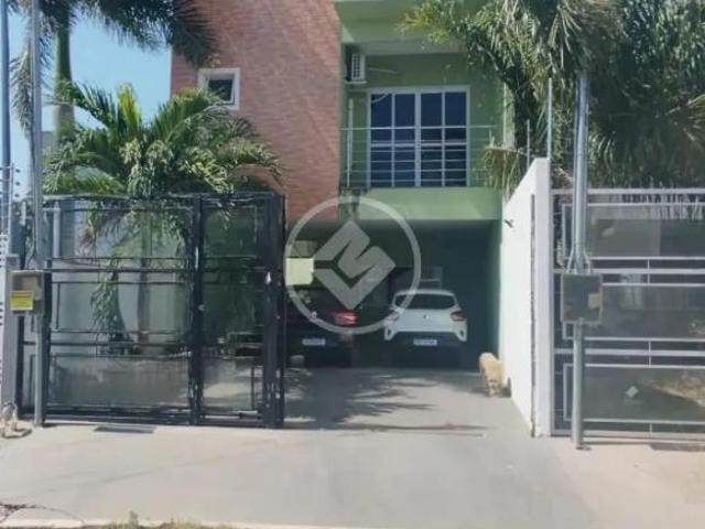 Vendo casa/sobrado no Bairro Santa CRUZ