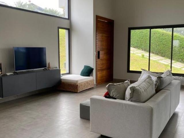 Vendo chácara de 1600 m² em condomínio fechado Ibiúna