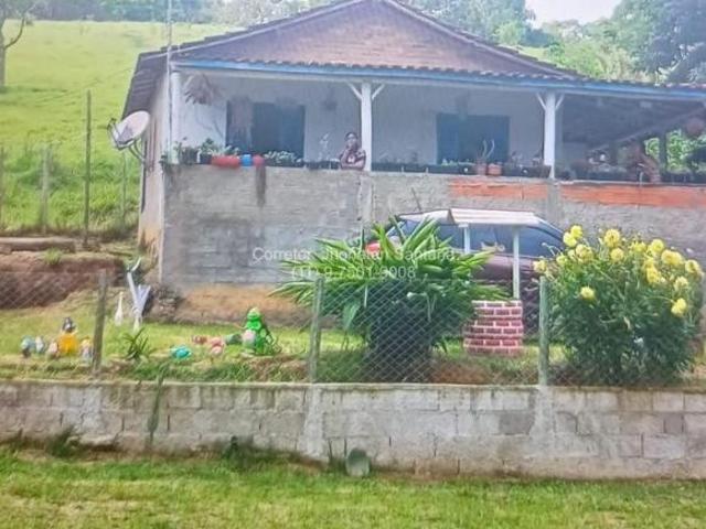 VENDO CHÁCARA PRÓXIMA DO ASFALTO