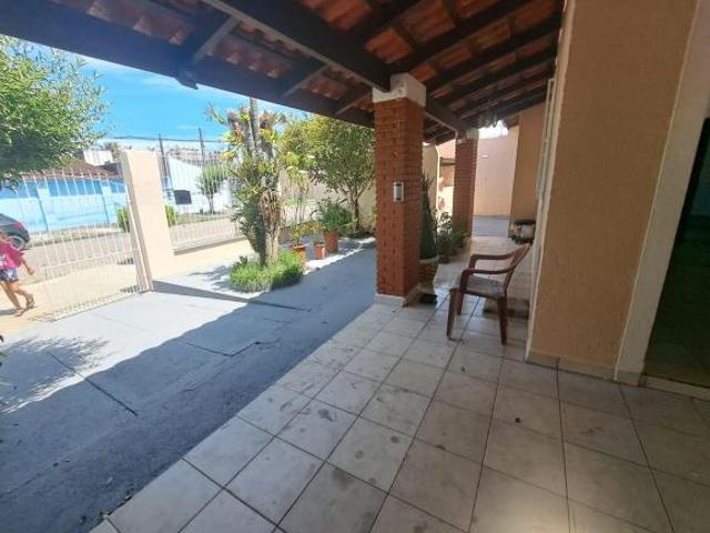 Vendo com exclusividade casa próximo da praia no Indaiá em Caraguatatuba