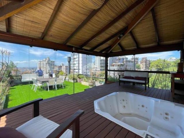 Vendo cobertura duplex com 3 quartos, piscina, 4 vagas de garagem no Bela Vista