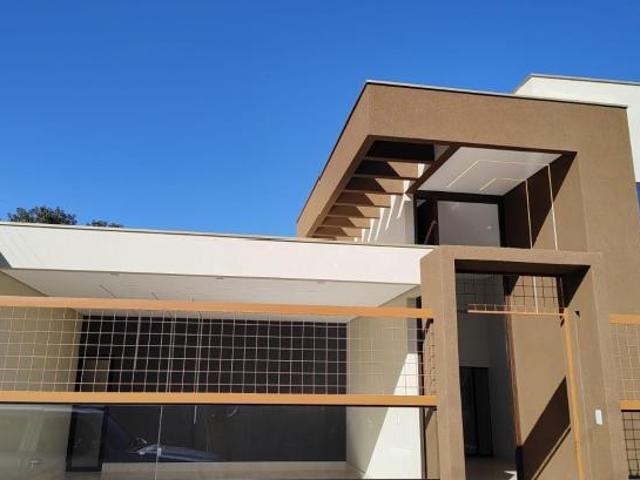 VENDO EXCELENTE CASA COM 03 SUÍTES EM CONDOMÍNIO FECHADO COM CHURRASQUEIRA!