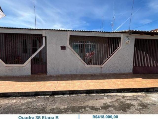 Vendo excelente casa, com localização privilegiada! Em Valparaíso de Goiás na Quadra 38 da Etapa B