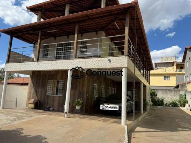 Vendo Excelente Casa de 3 quartos sendo 1 suíte, 10 vagas garagem, lote 420 metros, Jardim Riacho Pe