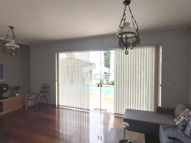 VENDO EXCELENTE CASA EM CAMPINAS BAIRRO VILA BRANDINA COM 4 QUARTOS SENDO DUAS SUÍTES E PISCINA