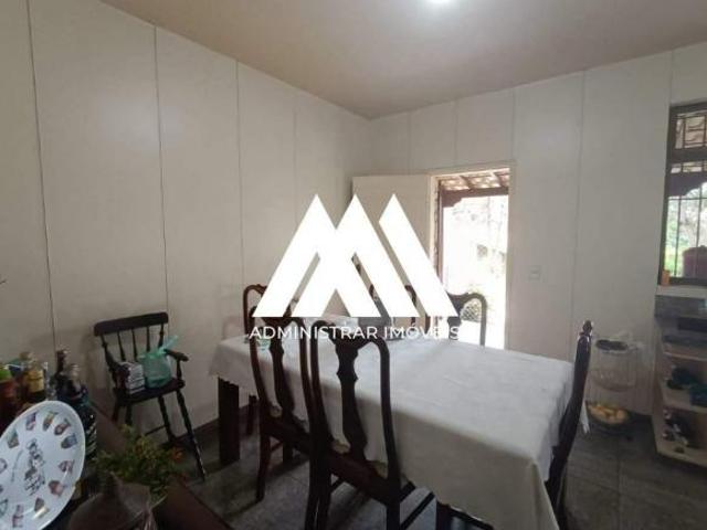 Vendo excelente casa em Itaúna em excelente localização!