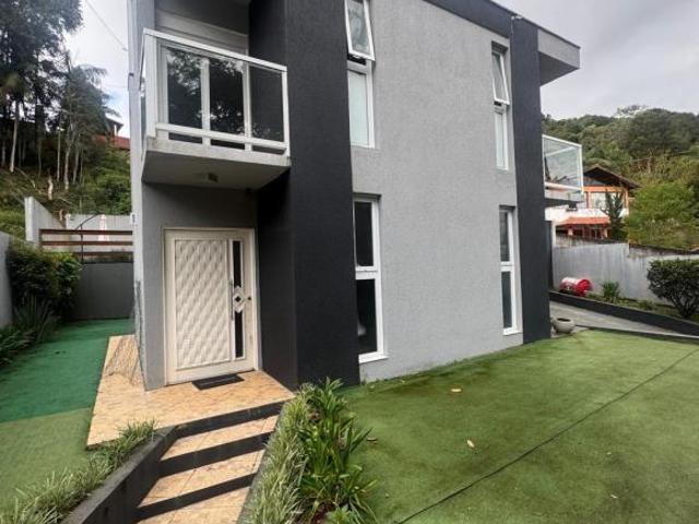 VENDO EXCELENTE CASA EM SÃO LOURENÇO DA SERRA