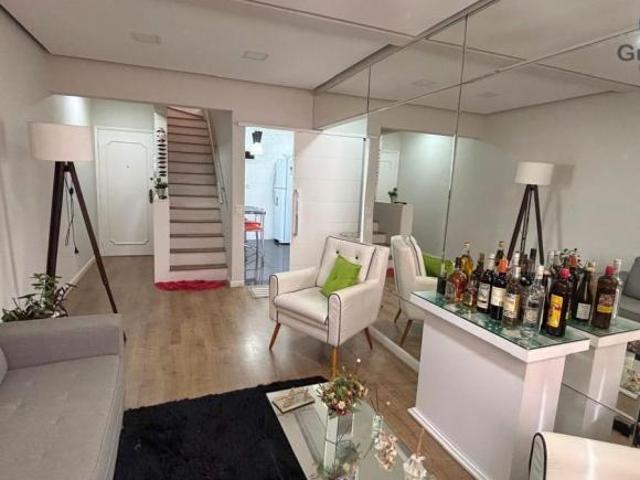 Vendo Excelente Apartamento Duplex, 02 Dormitórios, 01 suíte com hidro, 02 Vagas
