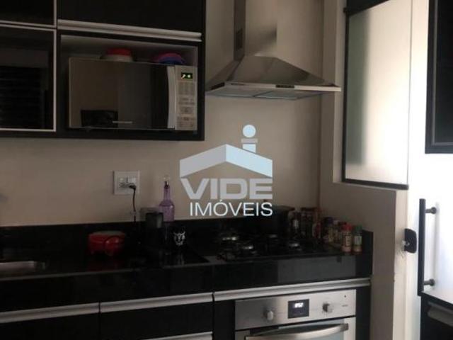 VENDO EXCELENTE APARTAMENTO EM CAMPINAS, NO BAIRRO MANSÕES SANTO ANTONIO COM TRÊS QAURTOS SENDO UM S