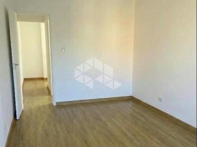 Vendo Excelente apartamento Reformado no Centro