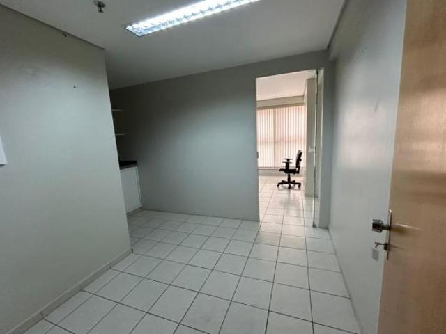 Vendo excelente sala, 27m2, com divisória de vidro, Asa Sul, Setor de Autarquias Asa Sul DF