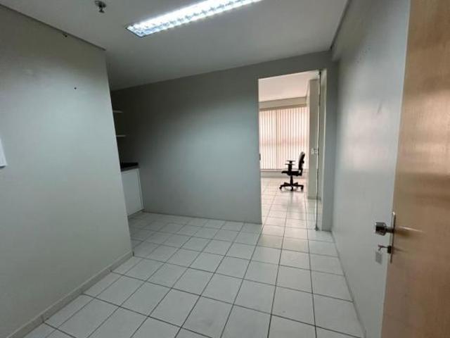 Vendo excelente sala, 27m2, com divisória de vidro, Asa Sul, Setor de Autarquias Asa Sul DF