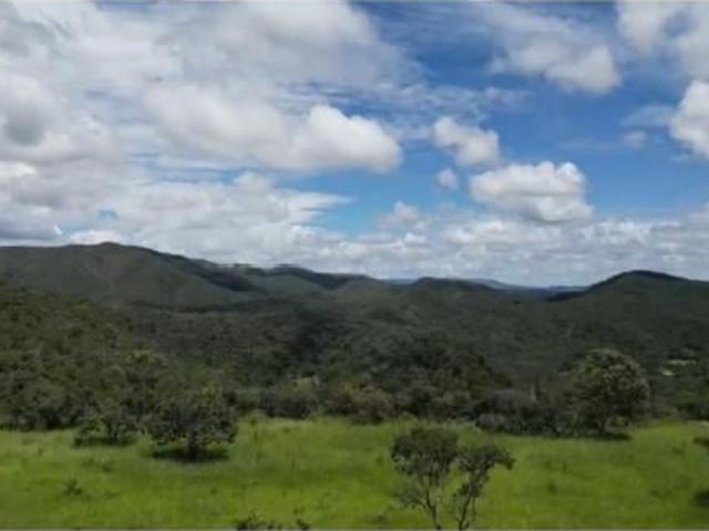 VENDO FAZENDA COM 145 HECTARES COM DUAS CASAS RIO E CACHOEIRA OPORTUNIDADE!