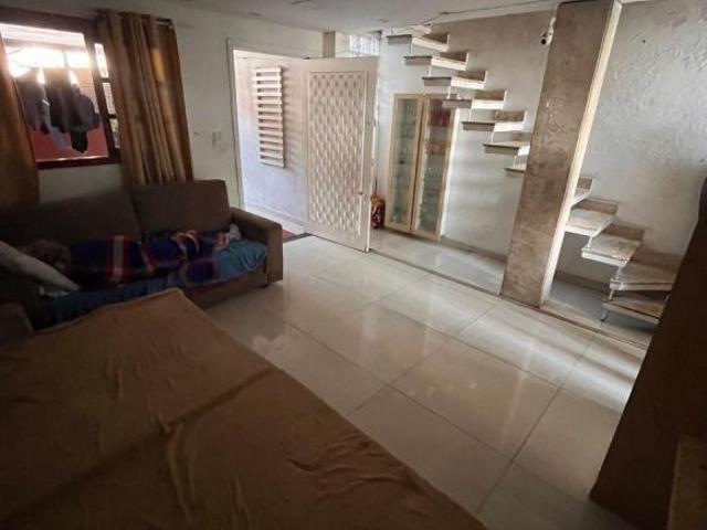 VENDO IMÓVEL COM 2 CASAS, NA VILA FRANÇA, 3 E 1 QUARTOS, TERRENO DE 250,00 M², PROXIMO A AVENIDA
