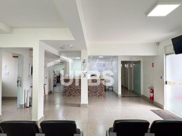 Vendo imóvel comercial gerando renda Laboratorio 400m2 Area privada, 470m2 de Area Total, 6 sala