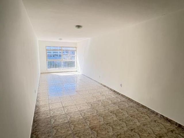 VENDO KIT GRANDE 40m2 Localização excelente! Muita luz