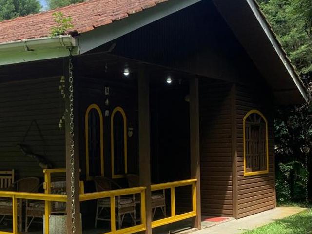 VENDO LINDA CASA NO CONDOMÍNIO FAZENDA DA ILHA EM 2 TERRENOS