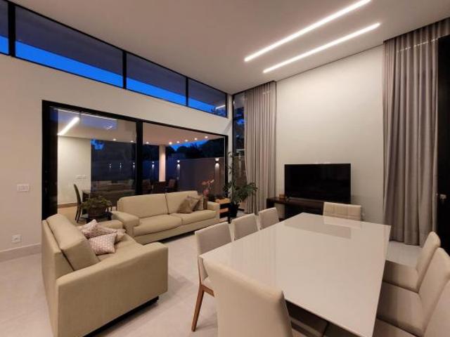 Vendo Linda casa no Condomínio Vida Boa Jardim Botânico