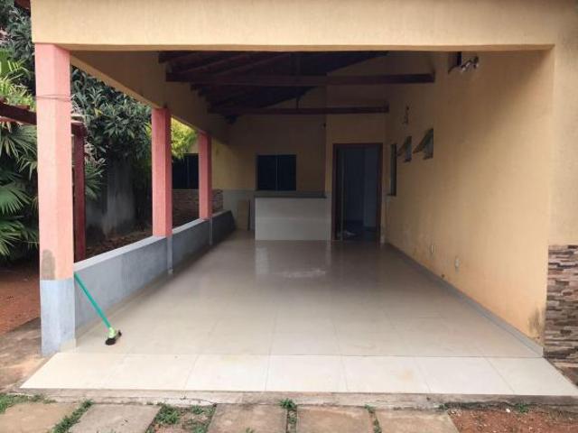 VENDO LINDA CASA COM ESTRUTURA P/ 02 ANDARES PRONTA P/ MORAR 98150 8787