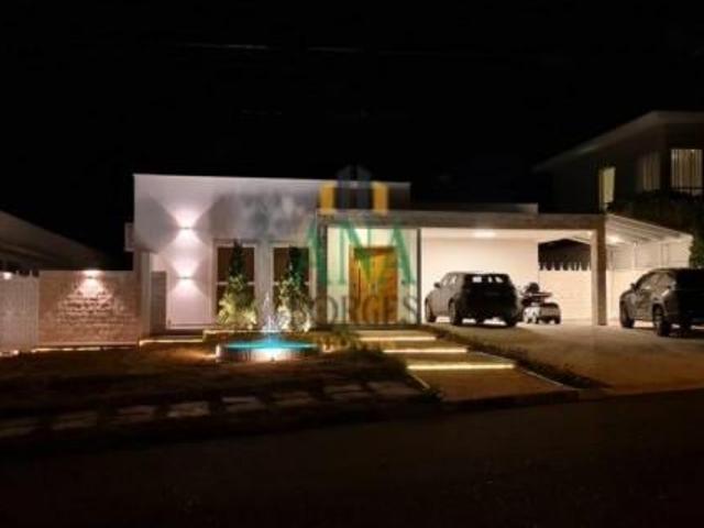 Vendo linda Casa Térrea estilo contemporâneo um verdadeiro luxo, porteira fechada