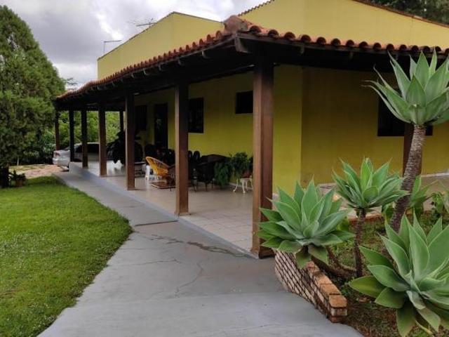 VENDO LINDA CHÁCARA NO PARK WAY COM 03 CASAS TODA ARBORIZADA 98150 8787