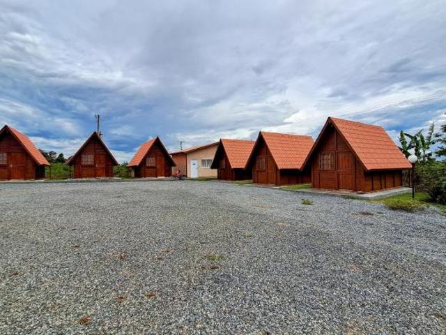 VENDO LINDA CHÁCARA COM CABANAS/CHALÉS PRÓXIMA 4 KM ALTO PARAISO
