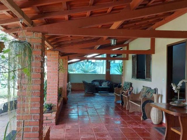 Vendo linda pousada 54 km de Brasília, às margens da BR 060