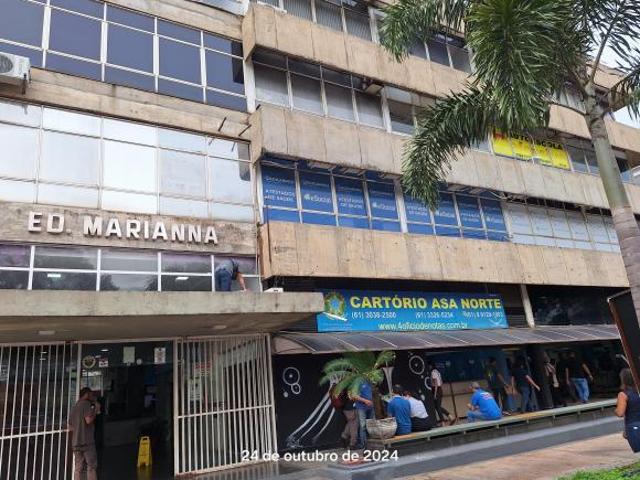 Vendo Linda Sala Comercial, com Vaga de garagem no Ed. Mariana!