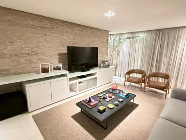 VENDO LINDÍSSIMO APARTAMENTO REFORMADO