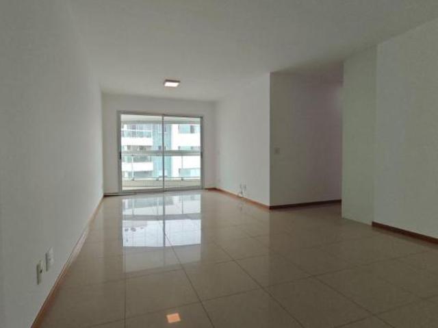 Vendo Lindo Aptº de 3 quartos no Living Park Sul