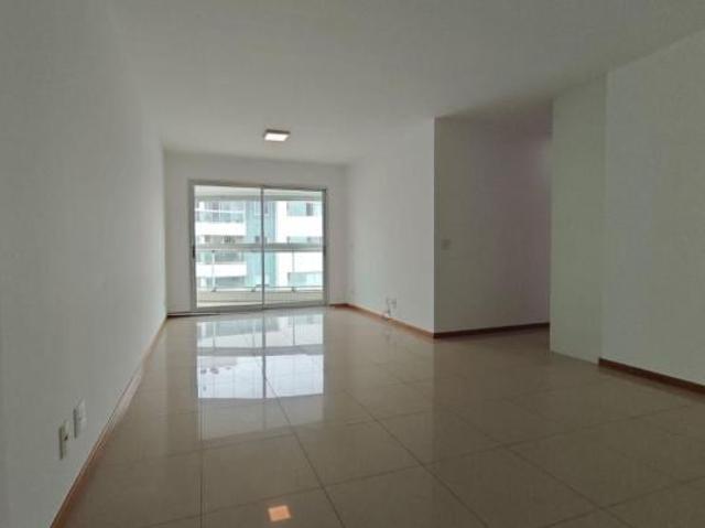 Vendo Lindo Aptº de 3 quartos no Living Park Sul