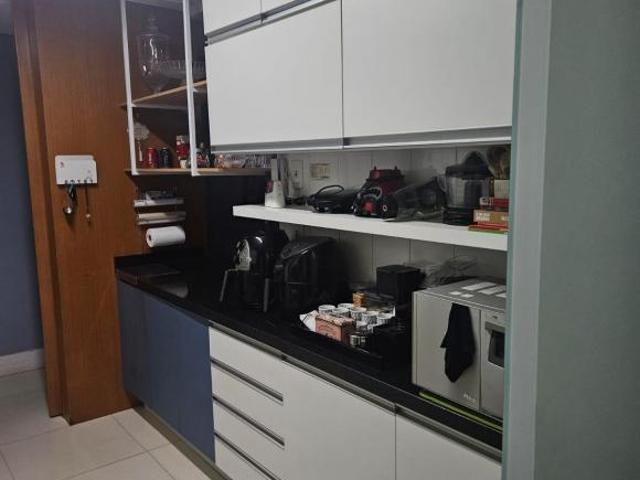 Vendo Lindo Aptº de 2 quartos de Canto no Living Park Sul