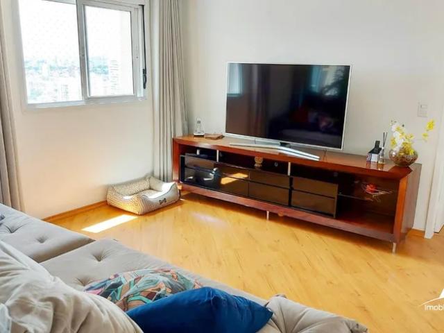 Vendo Lindo Apto Próximo ao Metrô Santa Cruz com 3 Quartos