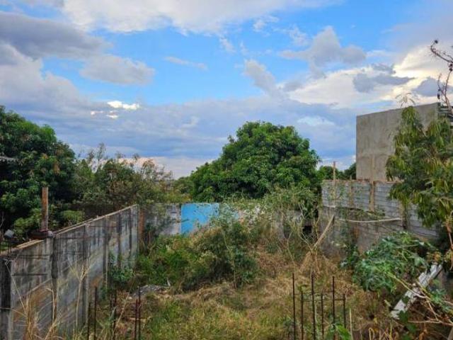 VENDO LOTE NO GARAVELO PARK