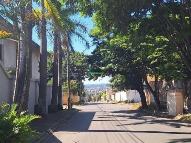 VENDO LOTE EM ÁREA NOBRE DO MANGABEIRAS EM SETE LAGOAS MG