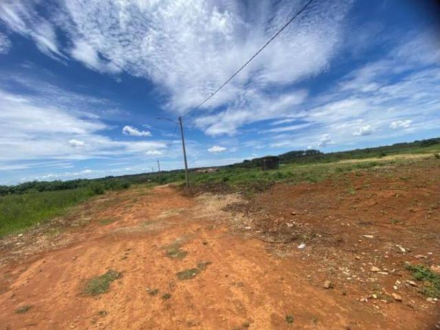 VENDO LOTE EM LOCALIZAÇÃO PRIVILEGIADA EM CEILANDIA COM 300m2 JÁ PODE CONSTRUIR 98150 8787