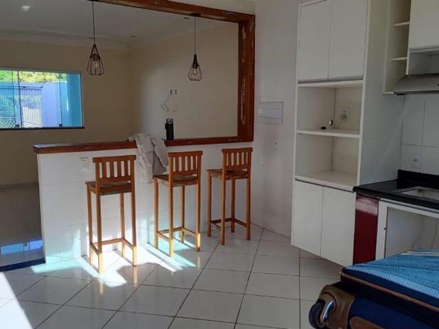 VENDO MARAVILHOSA CASA EM VICENTE PIRES COM PISCINA E BEM LOCALIZADA!