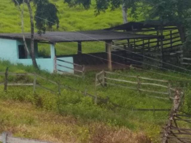 VENDO MARAVILHOSA FAZENDA A 40KM DO DF COM ESCRITRURA E REGISTO MUITA ÁGUA!