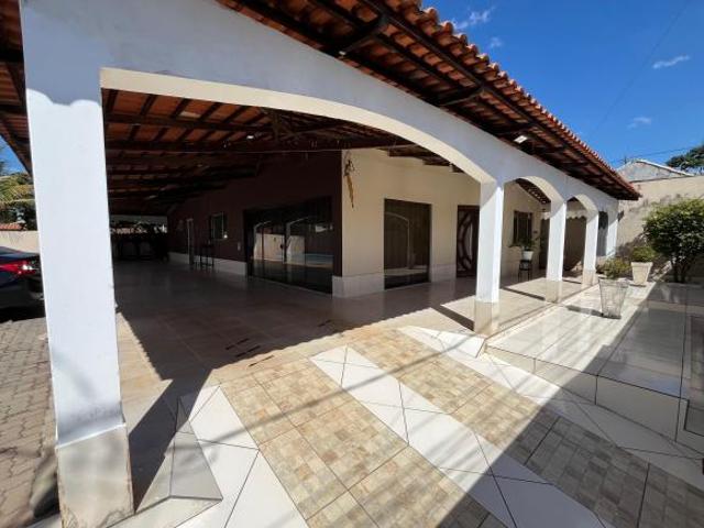 Vendo ótima casa em condomínio na Colônia Agrícola Arniqueira R$ 850.000,00