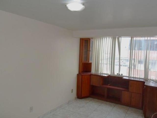 Vendo ótimo apto 01 qto, com elevador na 714/15 Norte!